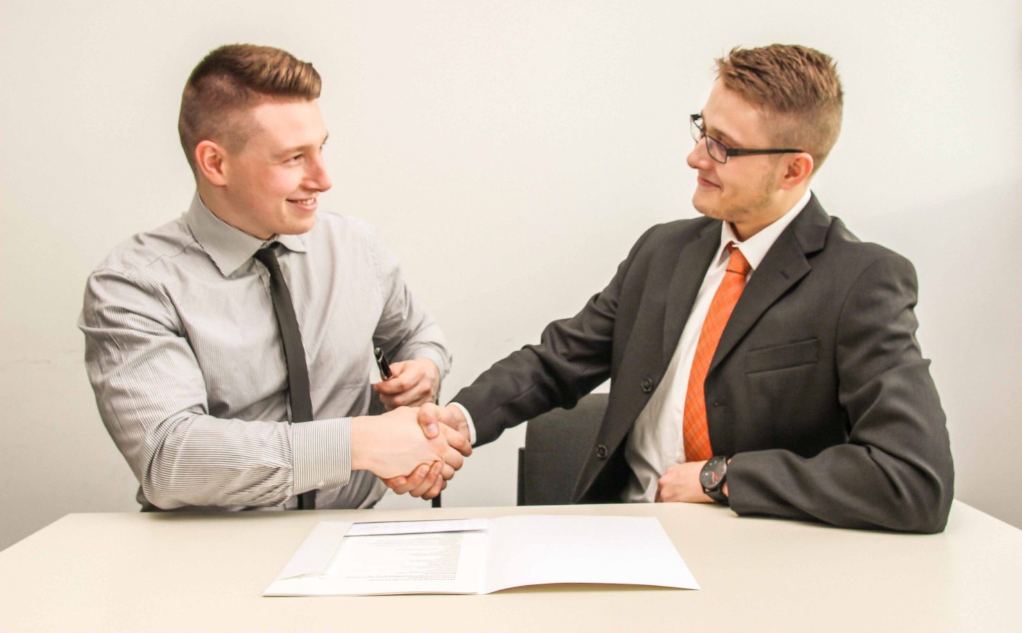 ¿Cómo tener una relación de éxito con un agente comercial? - Ferrer-Dalmau
